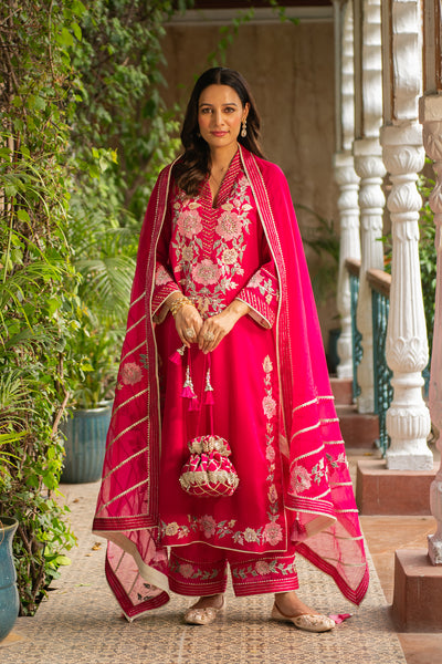 MANYA RANI PINK – Ajiesh Oberoi